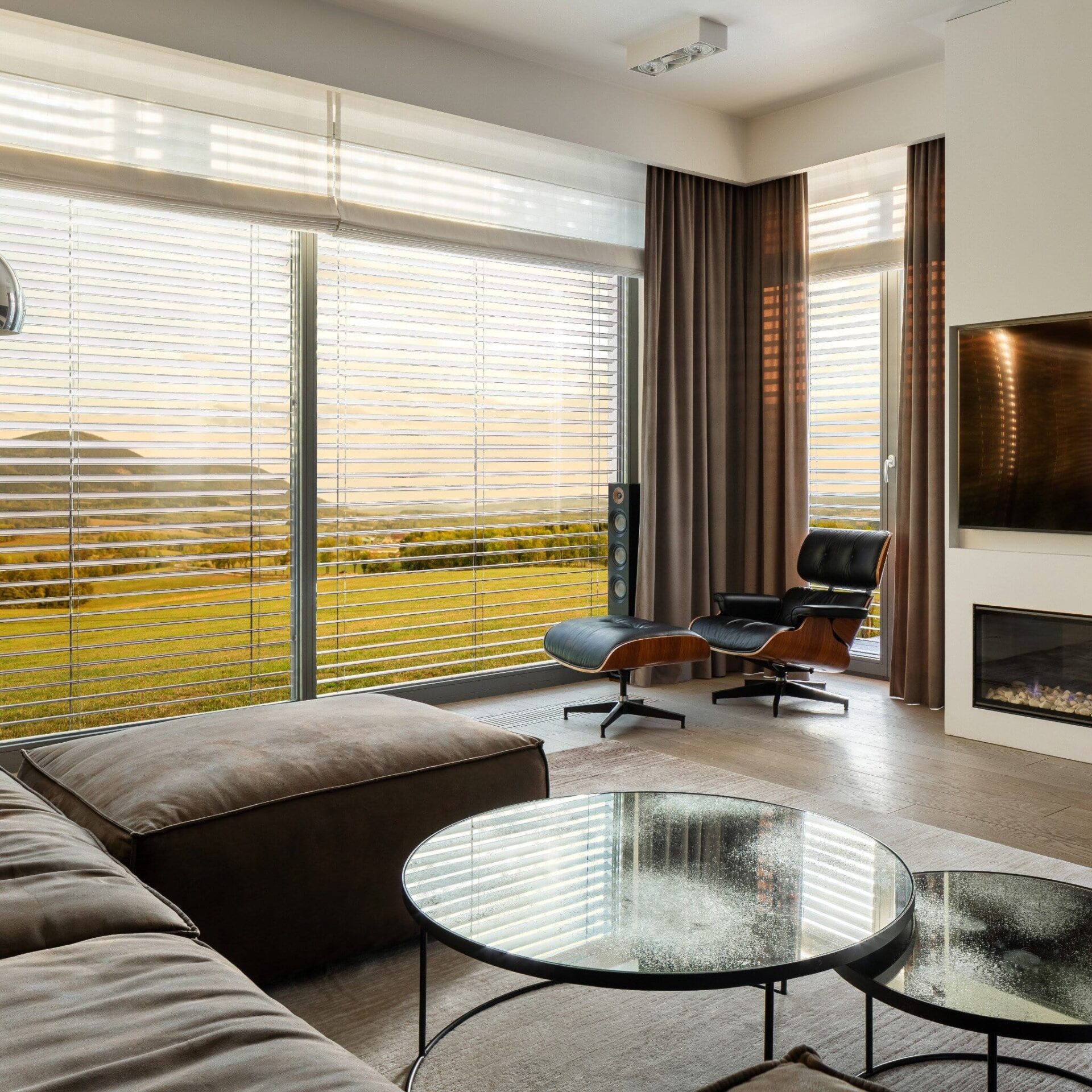 Pourquoi choisir des rideaux et stores sur-mesure pour votre intérieur ...